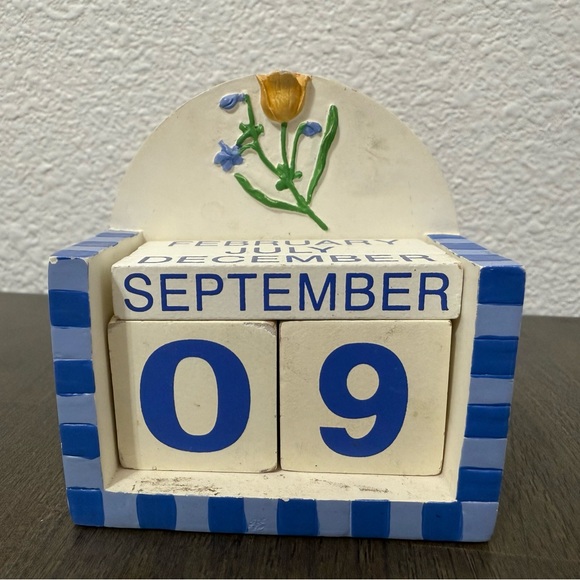 Hallmark | Accents | Hallmark Wooden Perpetual Block Calendar Floral ...